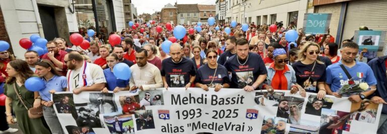 Une rose pour Mehdi Bassit : la marche blanche qui brise le silence
